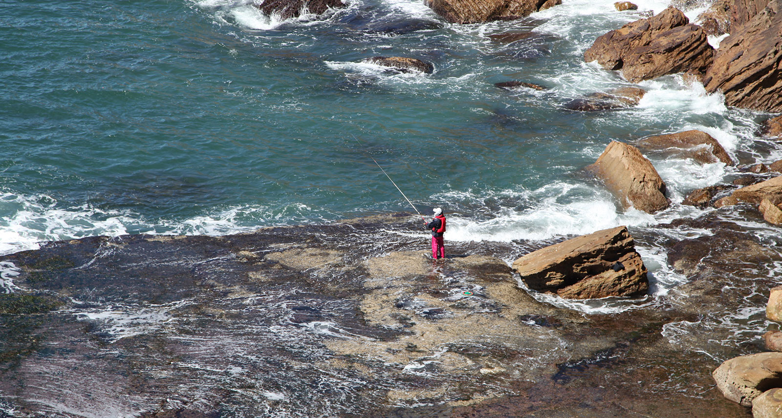 Rock Fishing - Surf Life Saving NSW