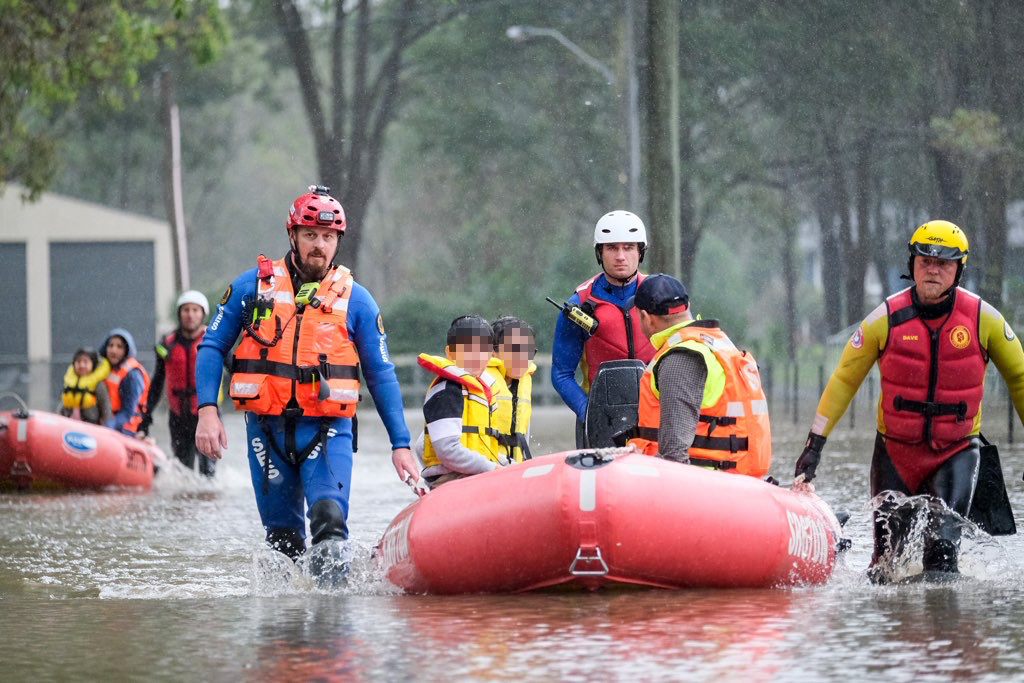 Lifesavers Respond to NSW Storm Emergency - Surf Life Saving NSW
